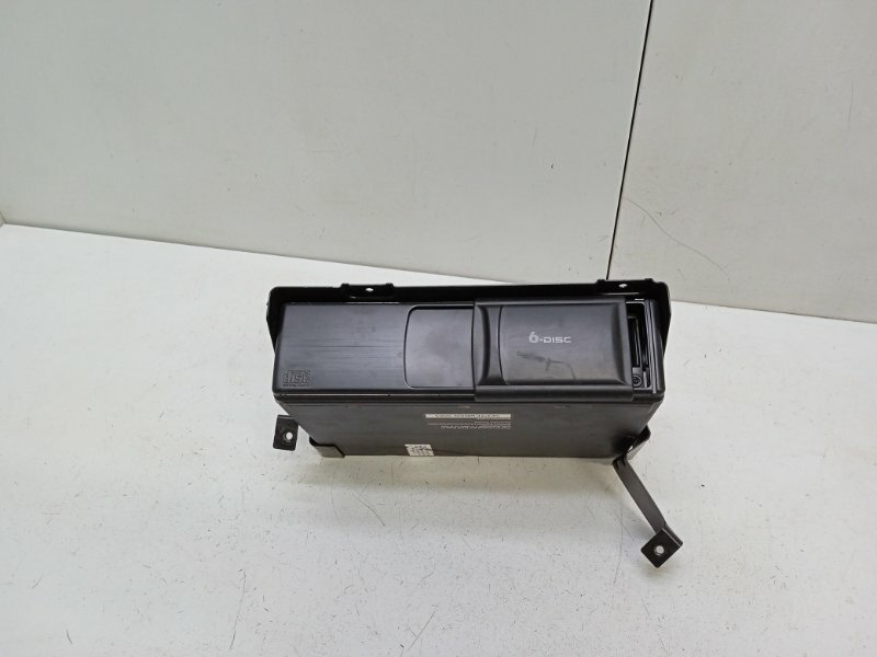 Б/У Фольксваген Туарег, VW Caddy III 2004-2015 VW Fox 2005-2011 VW Sharan 2004-2010 Ченджер компакт дисков CD/DVD Volkswagen ...