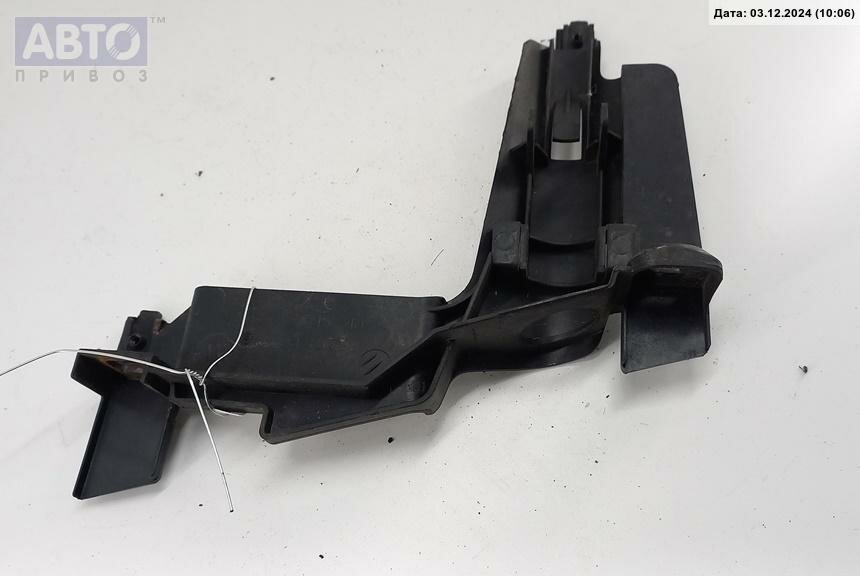 Крепление фары правой BMW 3 E46 (1998-2006)