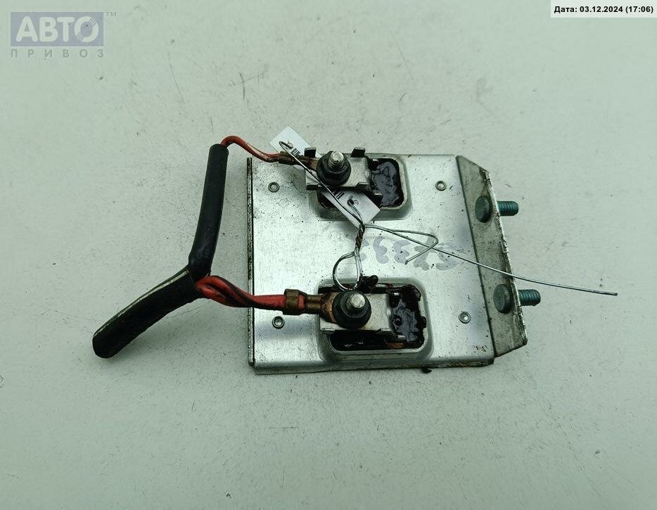 Блок управления вентилятором радиатора Audi A6 C5 (1997-2005)