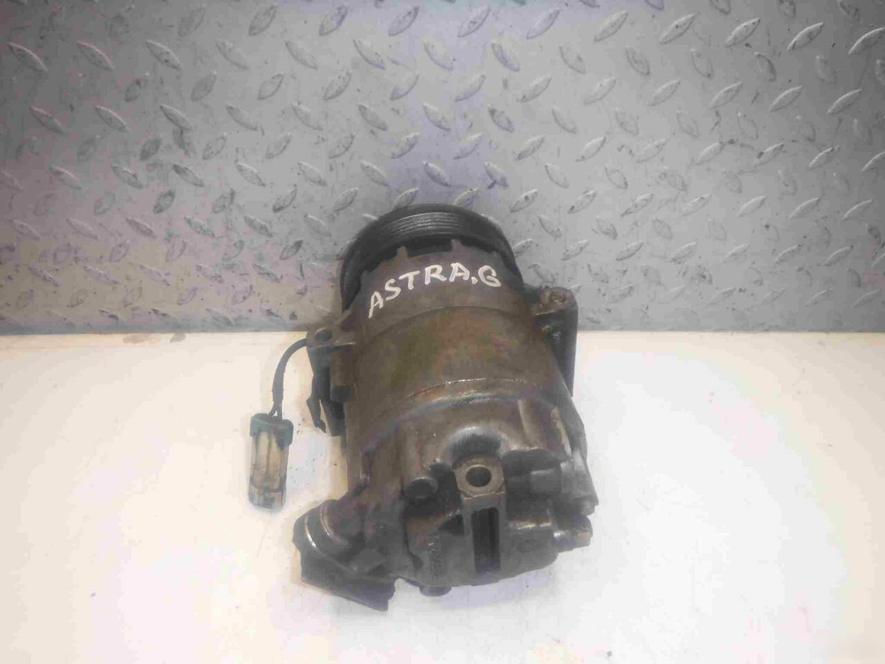 Компрессор кондиционера Opel Astra G (1998—2009) 90559855