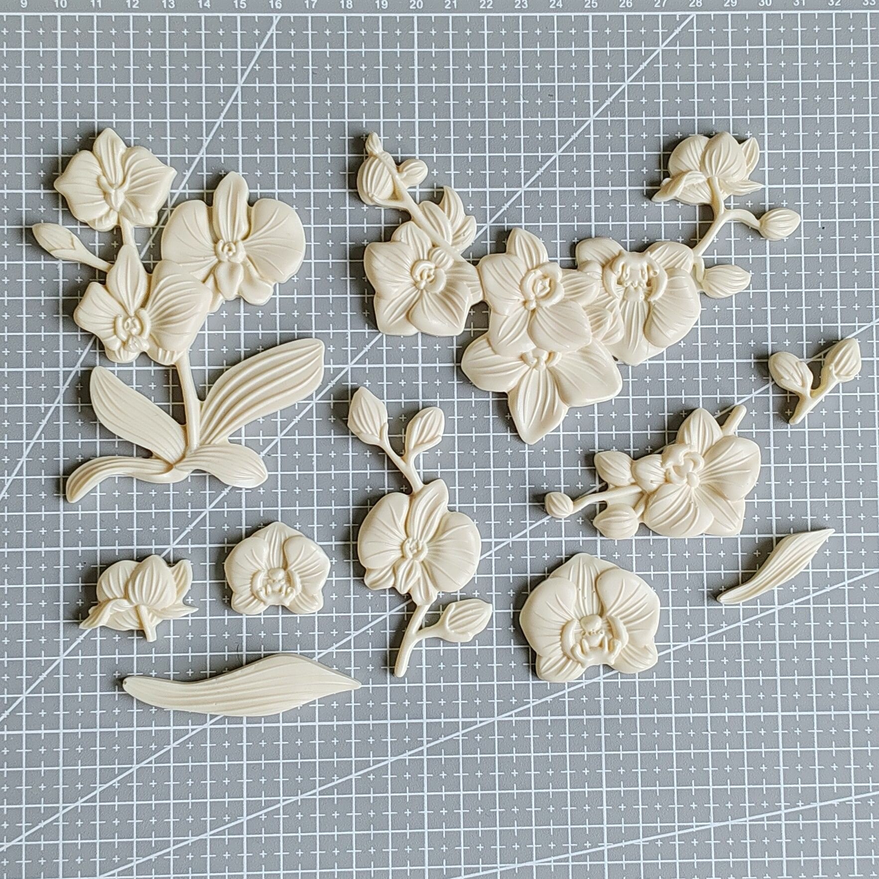 Набор отливок (фигурок) из пластика "Орхидеи" к коллекции Orchids and cats от Stamperia