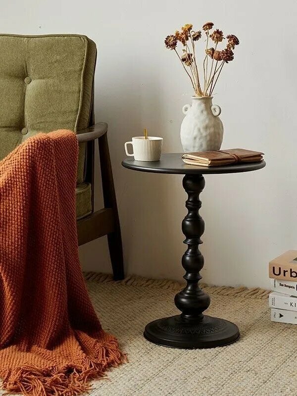 Столик журнальный, итальянский дизайн, металлический, 40 см х 40 см, 52 см