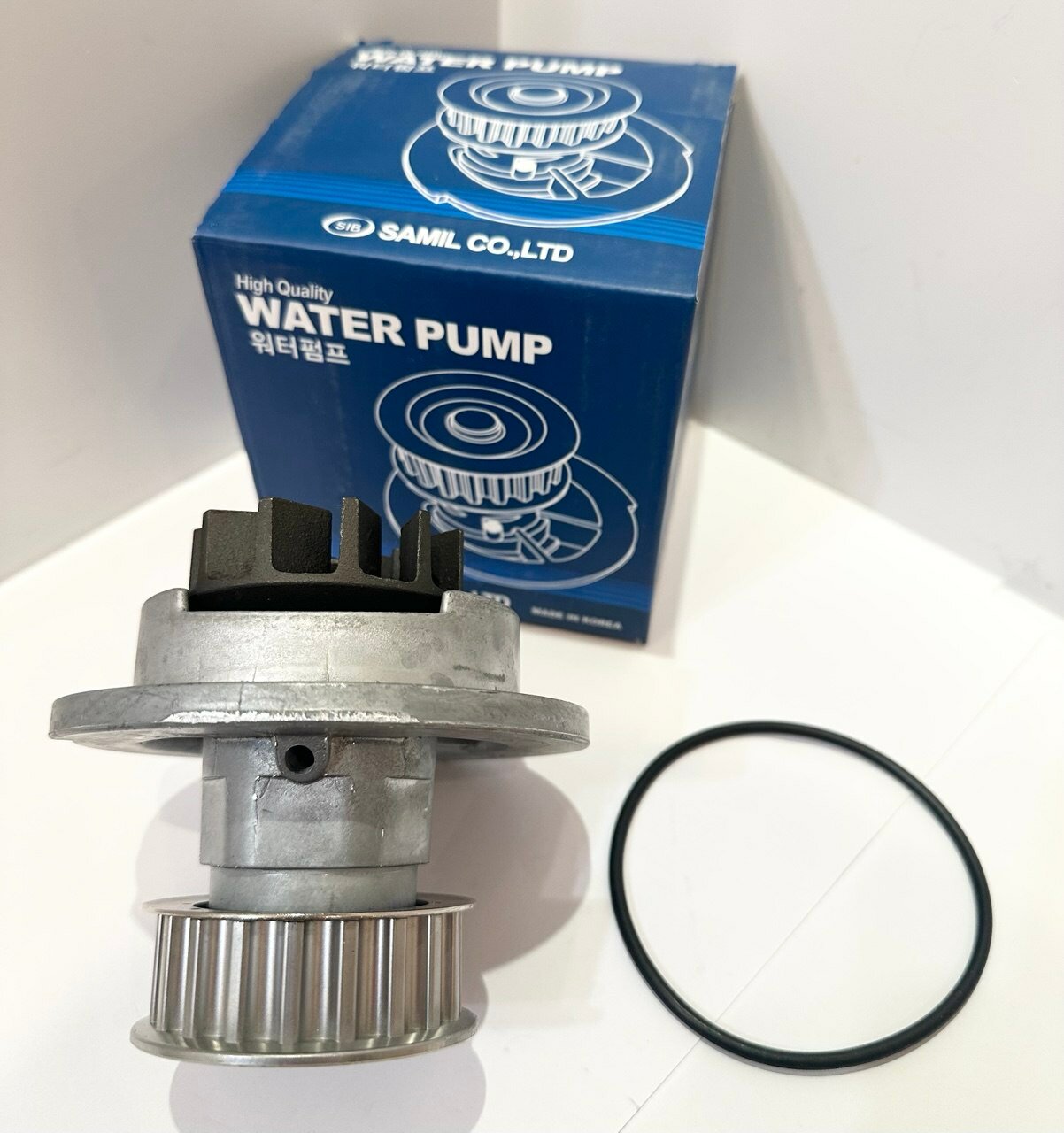 Водяной насос, помпа 16 кл. Chevrolet, Daewoo Aveo Nexia Lanos Нексия Сонс Заз Шанс