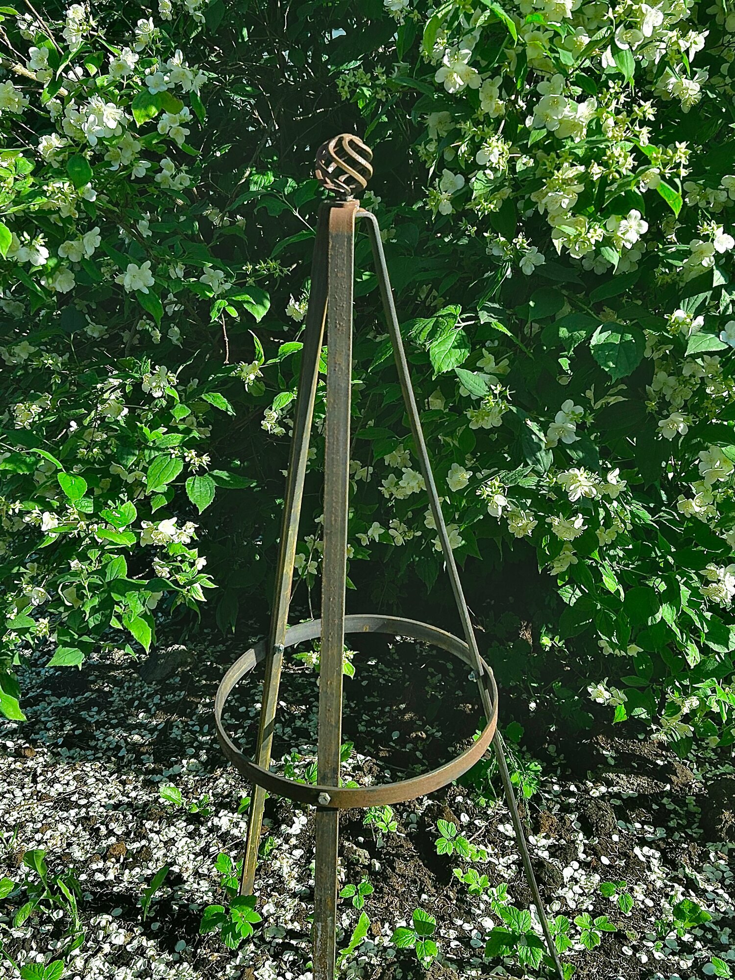 Обелиск Опора-держатель для растений разборная, металлическая, с ржавым напылением