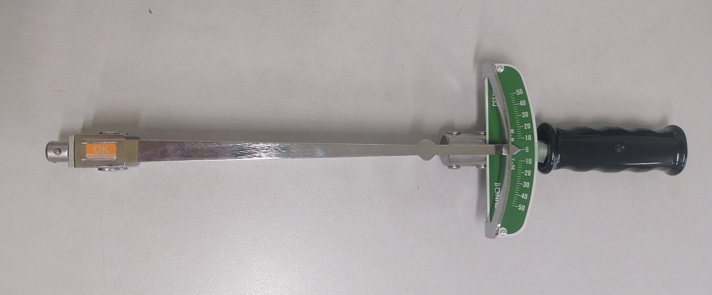 Ключ динамометрический со стрелочной индикацией и сменной головкой 10-50 Нм Tohnichi CF50NX12D