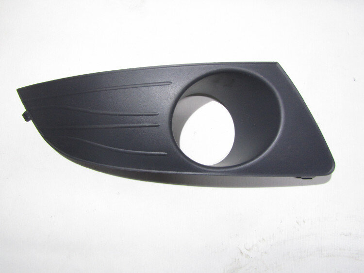 Накладка ПТФ противотуманки правой 8200838548 Рено Логан 2 с 2009 года, - Feituo