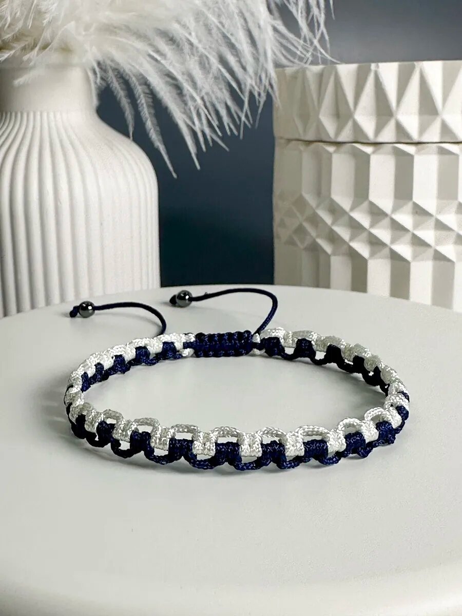 Плетеный браслет