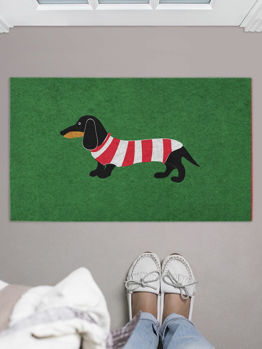 Коврик придверный в прихожую с принтом "Такса в полосатой футболке" 45 на 75 см , JoyArty