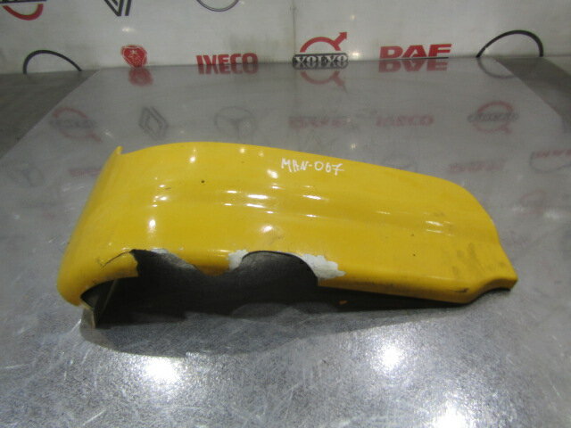 Накладка бампера правая MAN TGA, есть повреждение