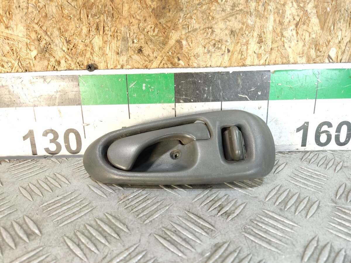 Ручка двери внутренняя передняя левая MITSUBISHI L200 K6,K7 MR432755