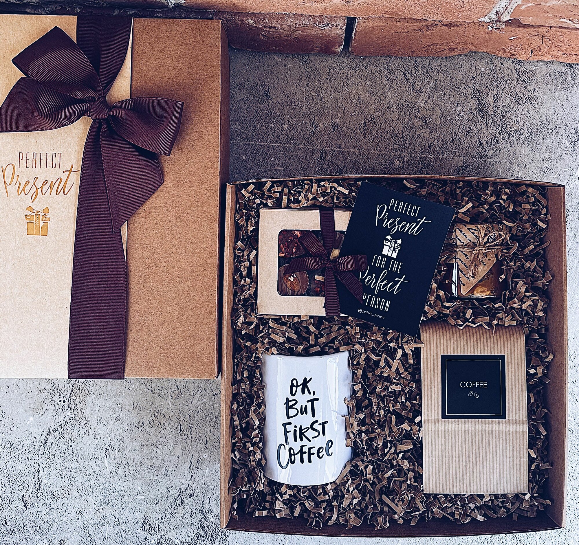Подарочный набор PERFECT PRESENT "Ok, But First Coffee", кофе, конфеты, открытка, кружка