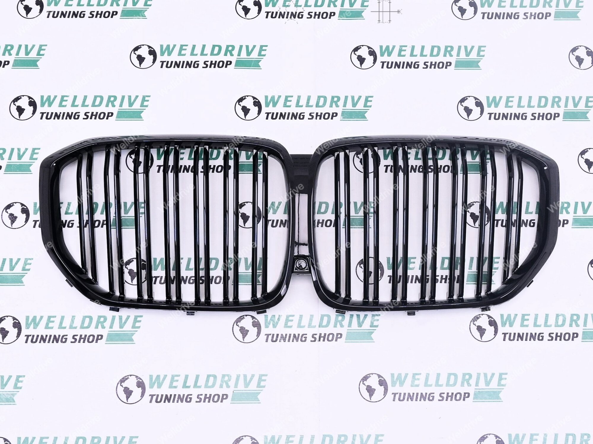 Решетка радиатора BMW X5 G05 M стиль черный глянец