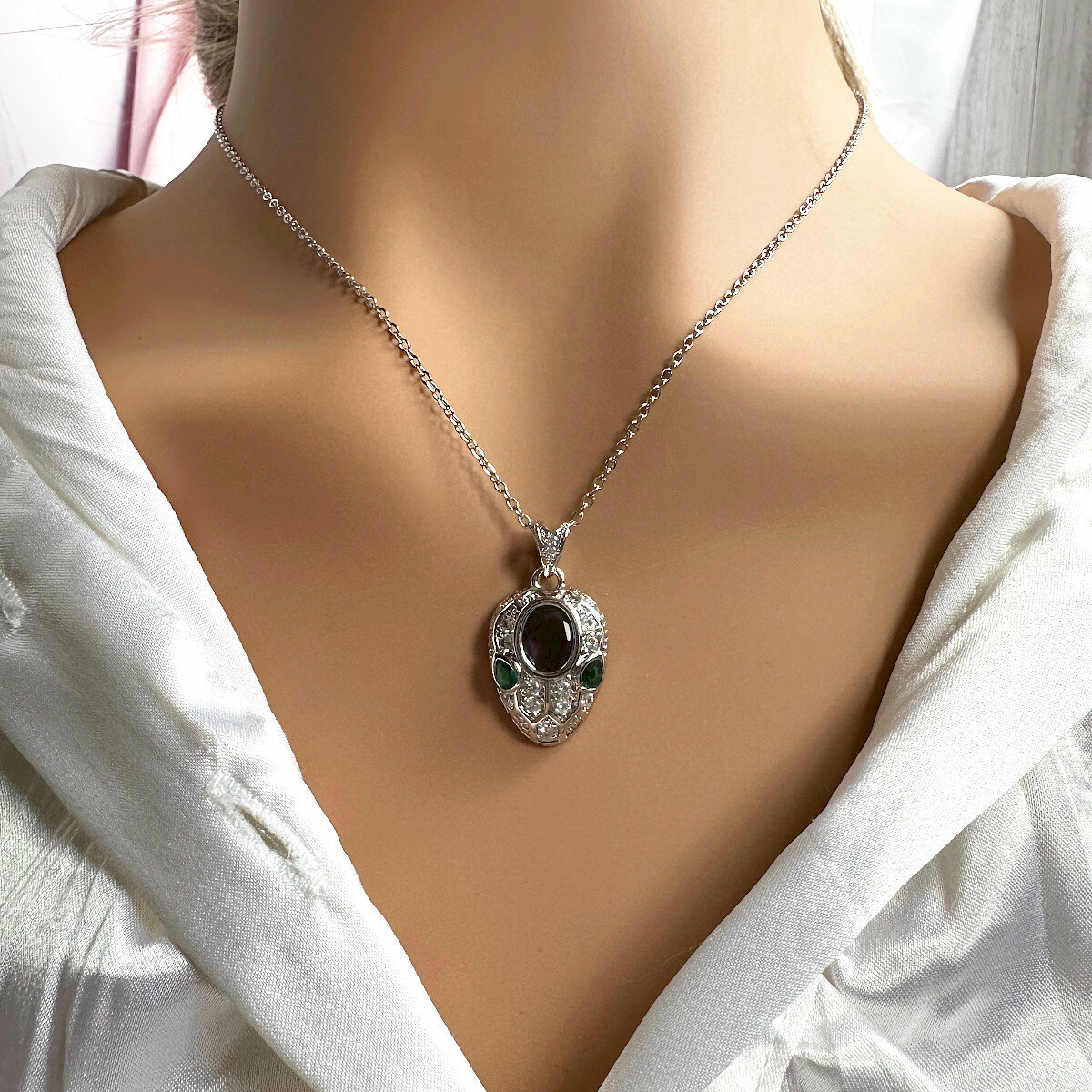 Колье, циркон, кристалл