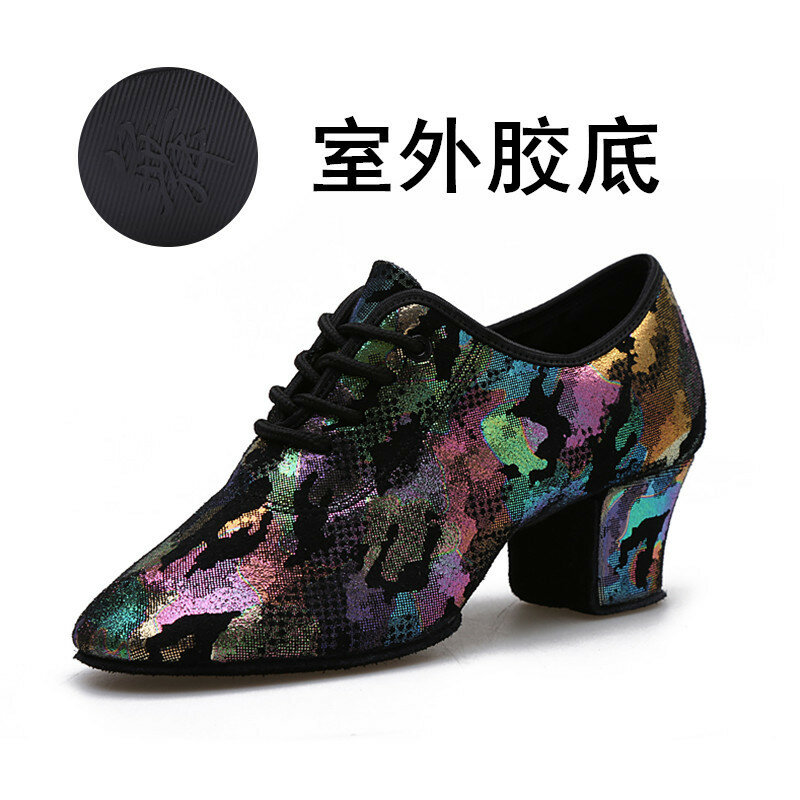 Спортивные туфли