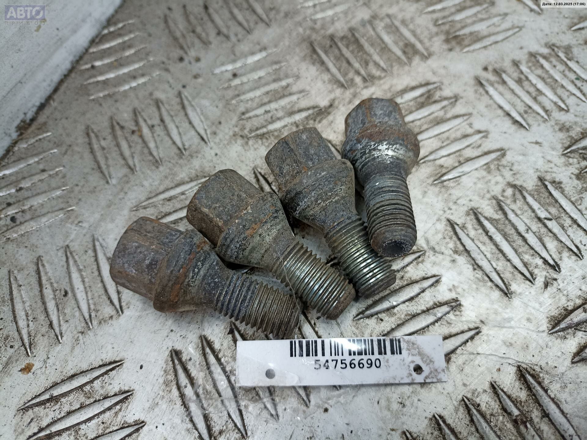 Болт колесный (гайка колесная) Opel Astra H (2004-2009)