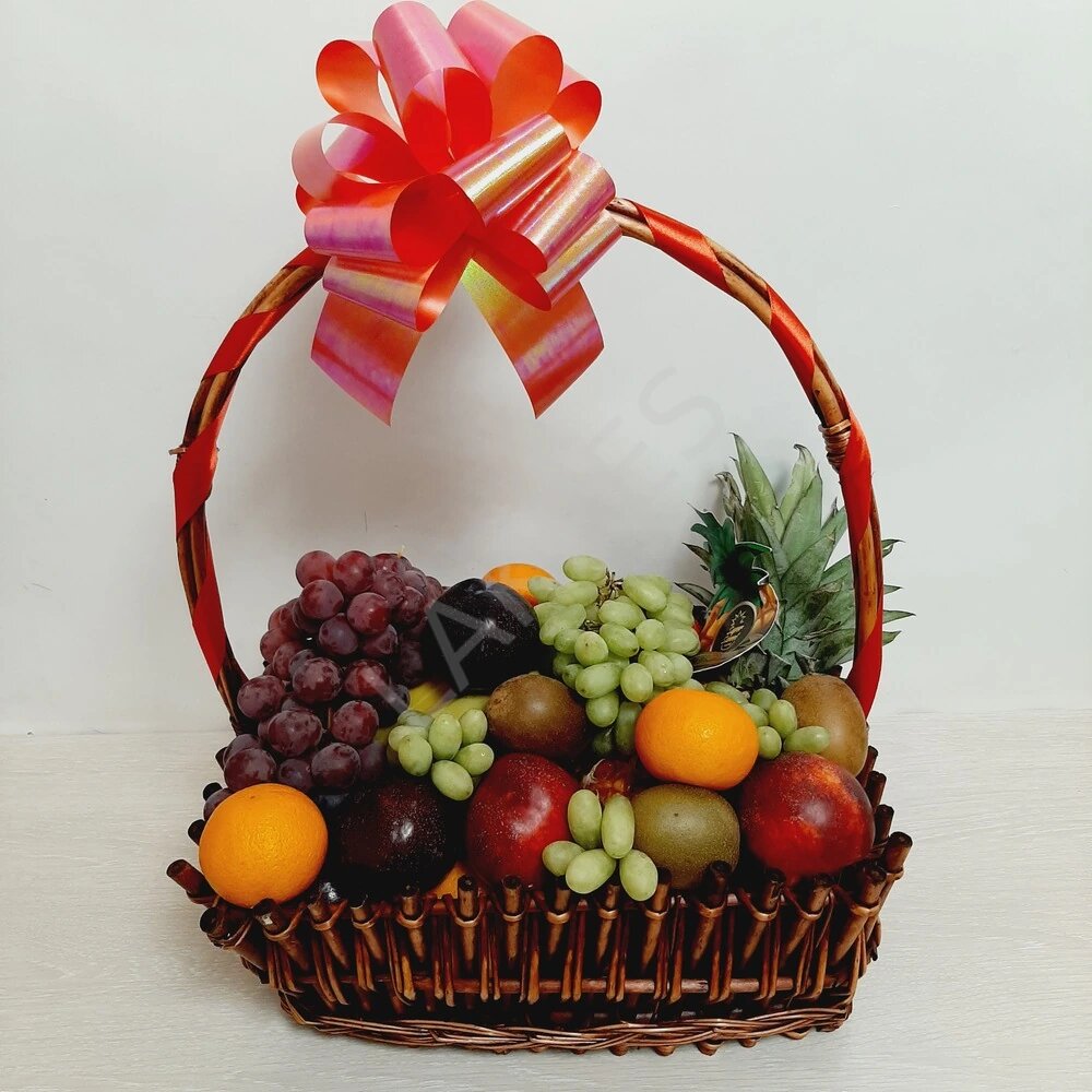 Корзина фруктов LAKRES "Торжество" с бантом в подарок, общий вес 5 кг