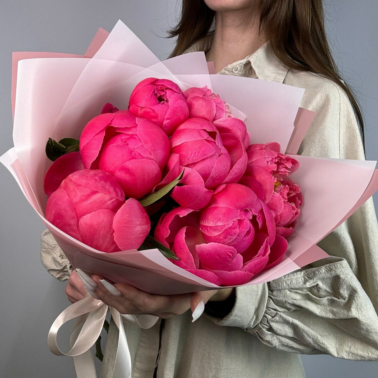Букет живых итальянских пионов Коралл шарм 7шт Ver Flowers