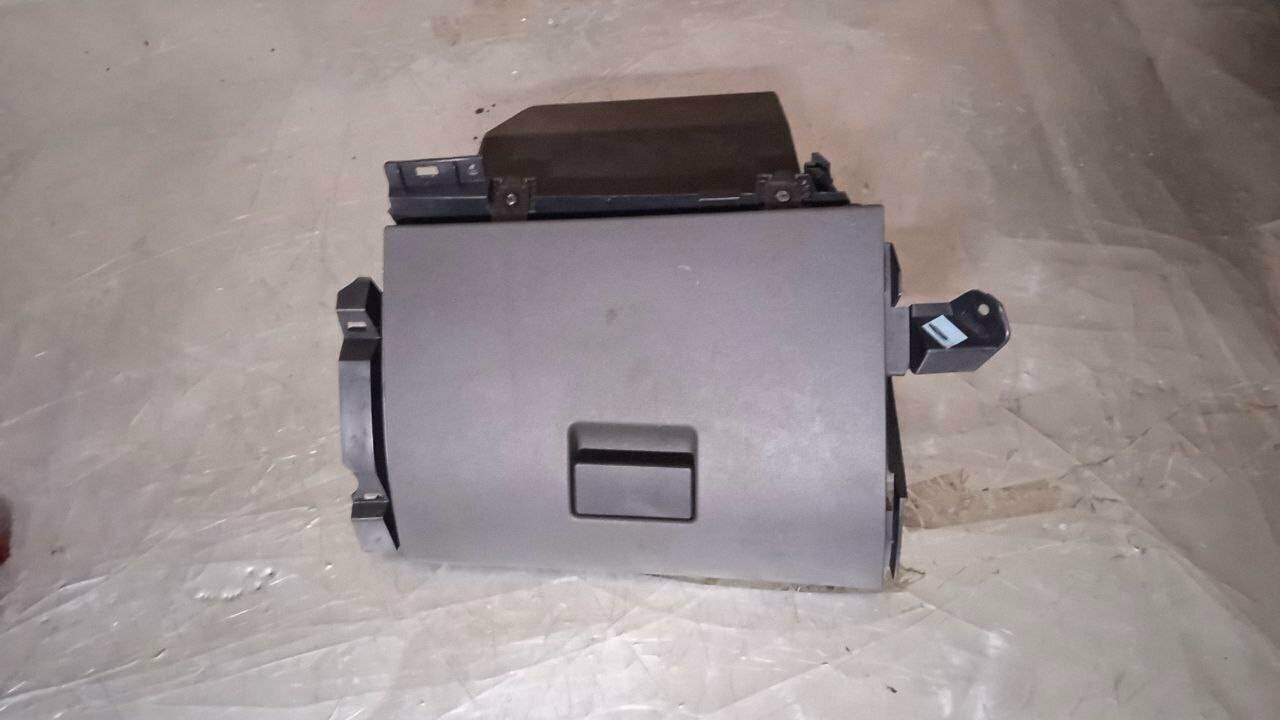 Бардачок Ford C-Max 2005 3M51R0600