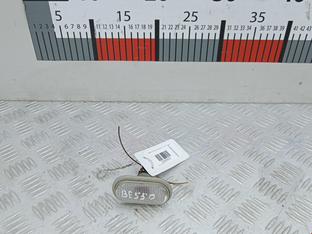 Повторитель указателя поворота правый Renault Trafic 2 7700822136 арт. 2036825