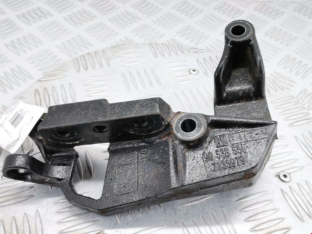 Кронштейн (крепление лапа) двигателя Opel Zafira A 90538558 арт. 1970885