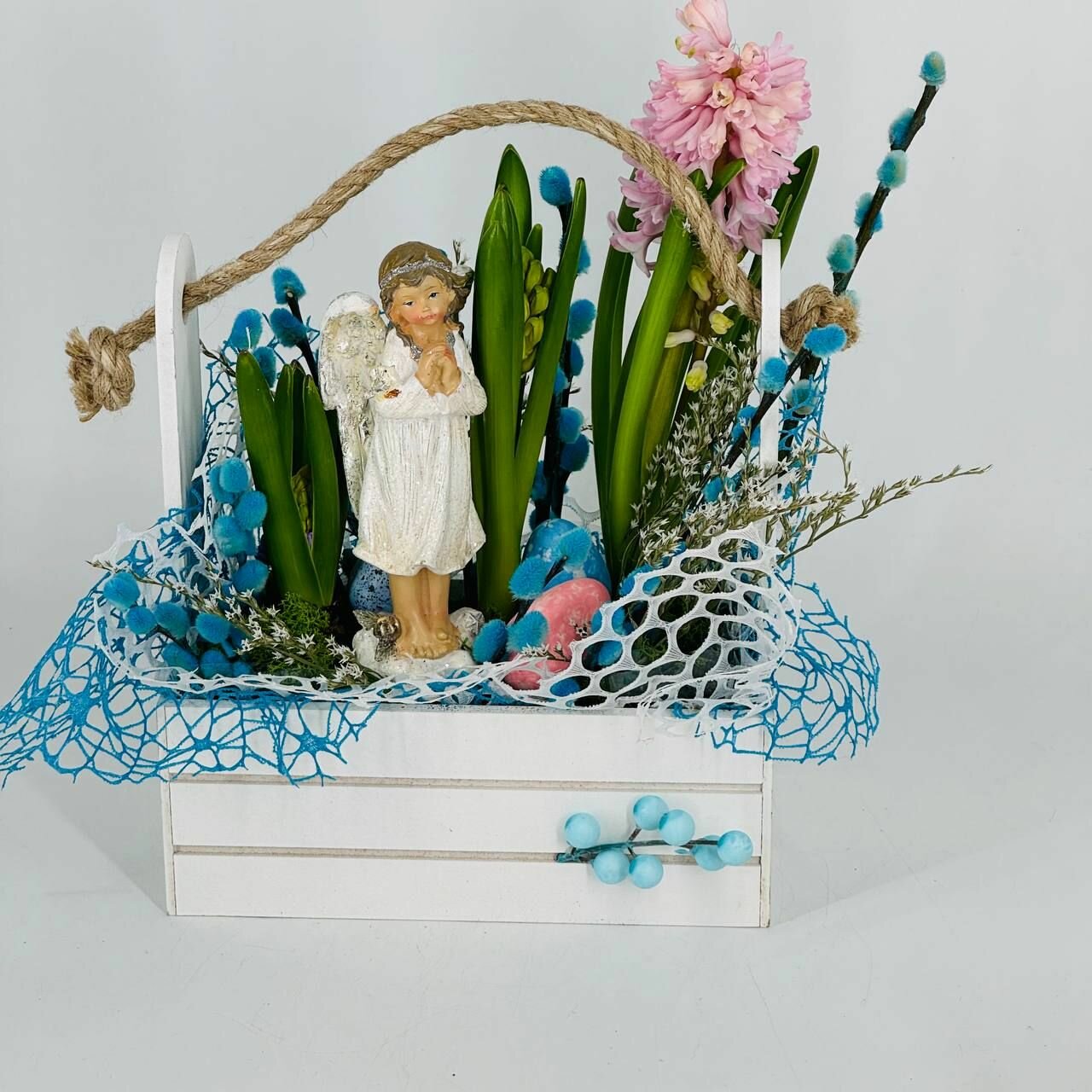 Первоцветы гиацинты с вербой с ангелочком, комнатные растения, подарок на Пасху