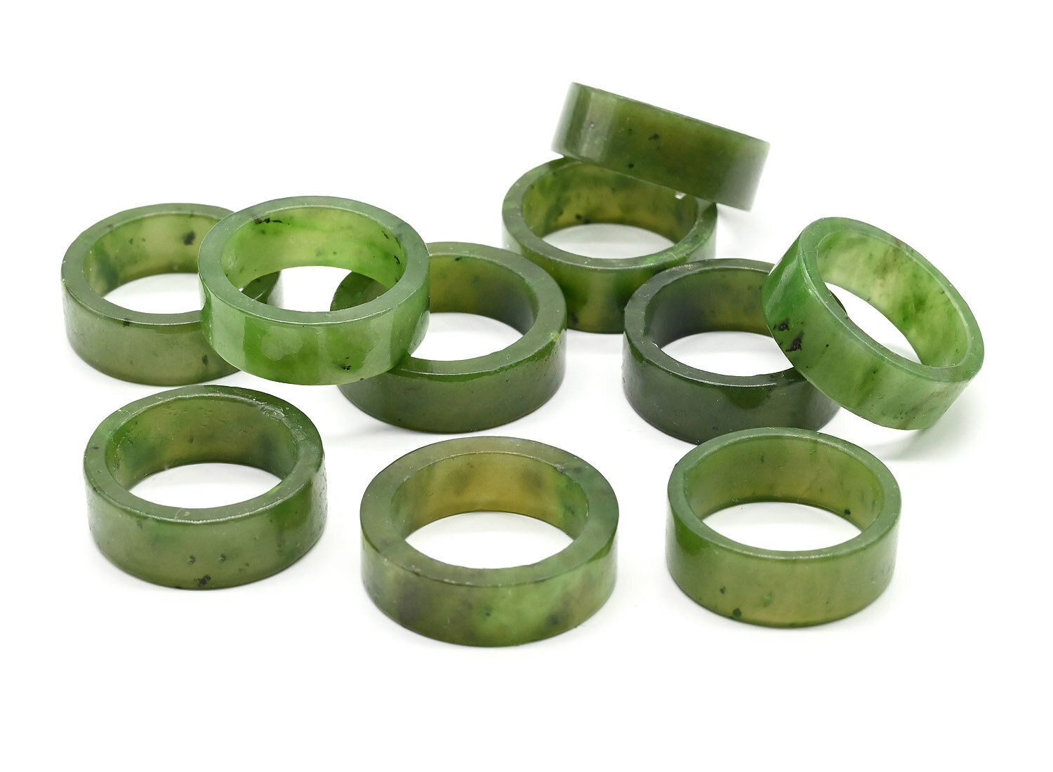 Кольцо, нефрит