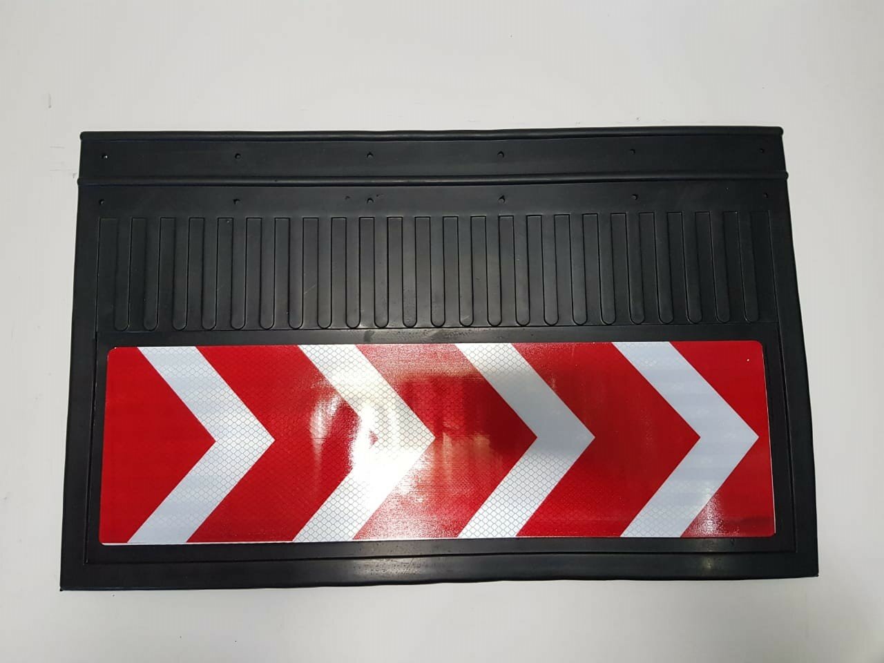 Брызговик задний 360*580">>>>"из 2-х крас/бел с/о, арт. 5511-8404282-К-Б, 1кт/уп