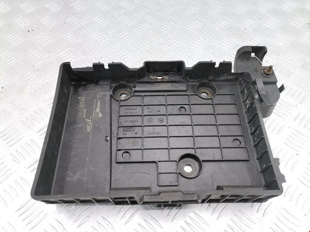 Крепление (корпус) аккумулятора Renault Megane 2 8200166032 арт. 1756791