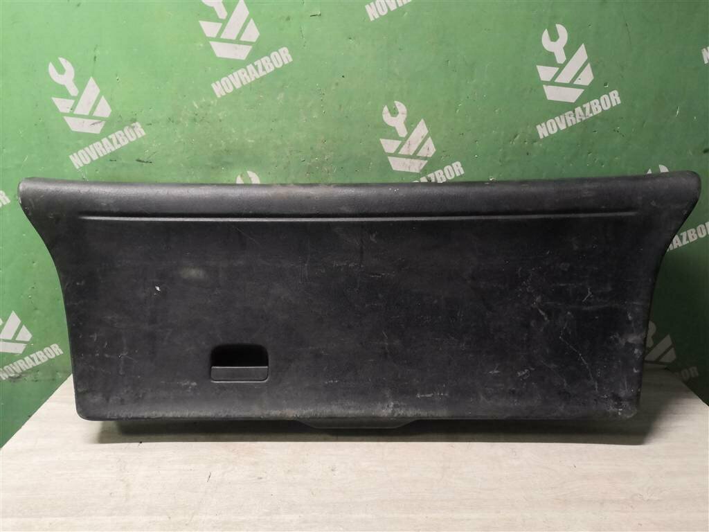 Обшивка двери багажника VW Golf 3 Vento 91-97
