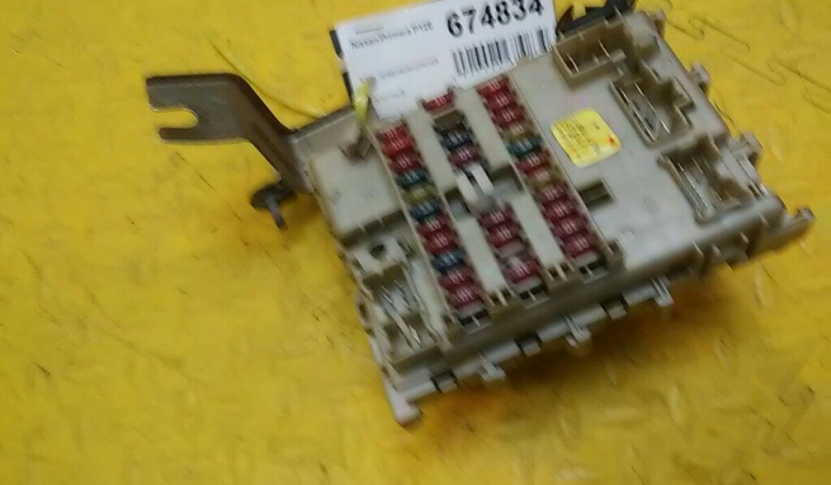 Блок предохранителей Primera P12E Nissan 24350AV700