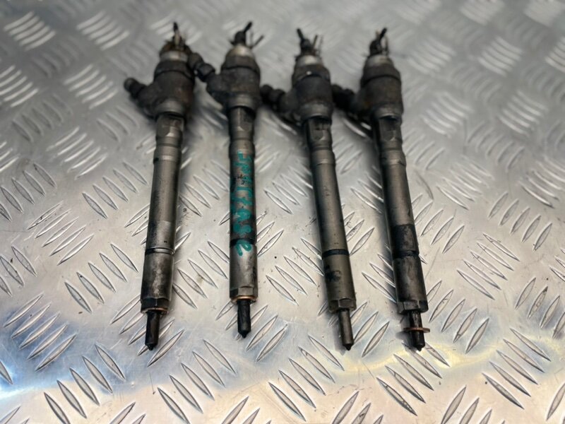 Б/У форсунка Kia Sportage 2006 KM D4EA цена за 1 шт в наличии 4 шт, после возгорания, состояние на фото. 45411 Hyundai-KIA ...