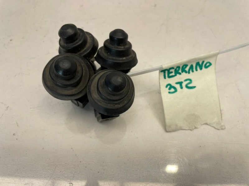 Б/У концевик двери Nissan Terrano 2015 D10 F4RB403 цена за 1 шт в наличии 1 шт 43787 NISSAN арт. 7700427640B