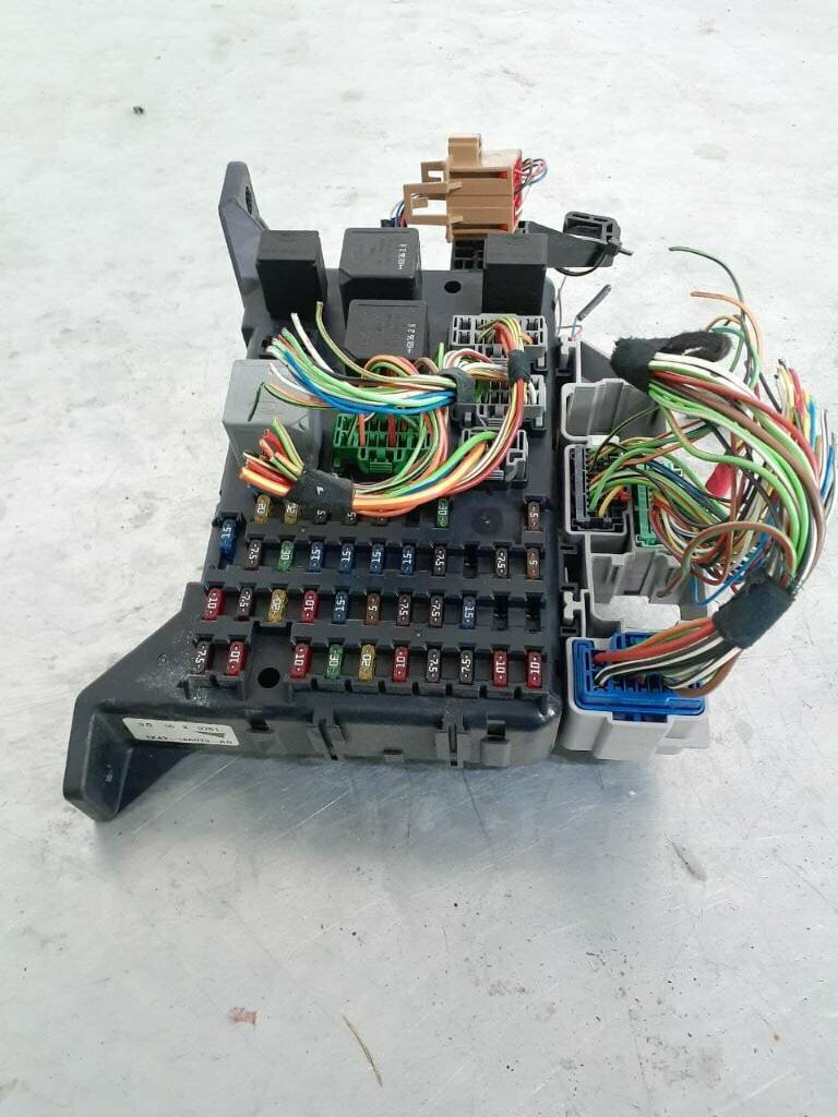 Блок предохранителей Jaguar X-Type 2002 1X4314A073AG