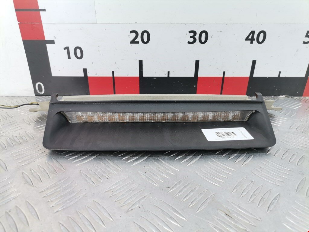 Фонарь дополнительный тормозной (стоп-сигнал) Opel Astra G 93175526 арт. 1803617
