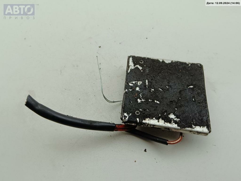 Блок управления вентилятором радиатора Audi A4 B5 (1994-2001)