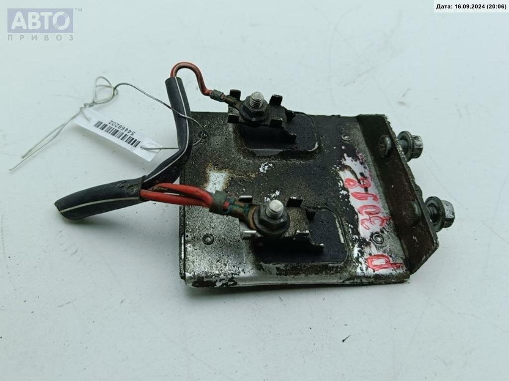 Блок управления вентилятором радиатора Audi A4 B5 (1994-2001)