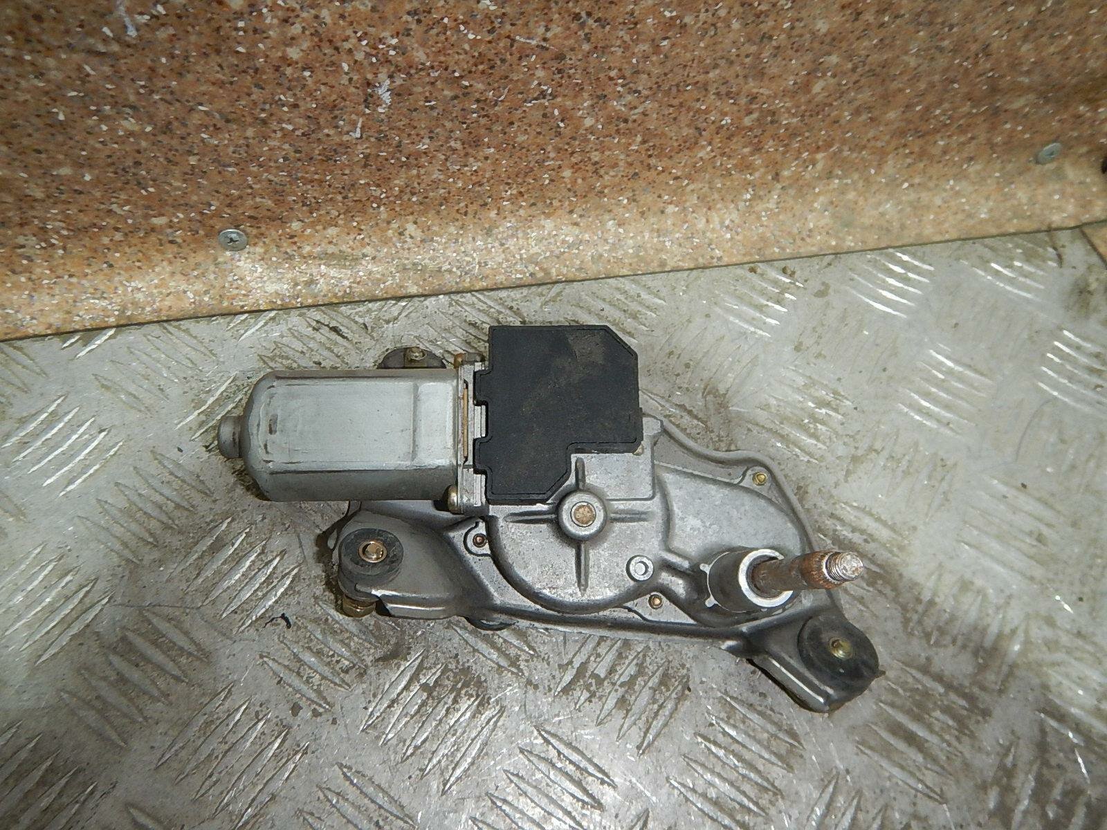 Б/У Моторчик стеклоочистителя задний, Toyota (Тойота)-RAUM (97-03) TOYOTA RAUM (97-03) Без видимых повреждений 380905 TO...