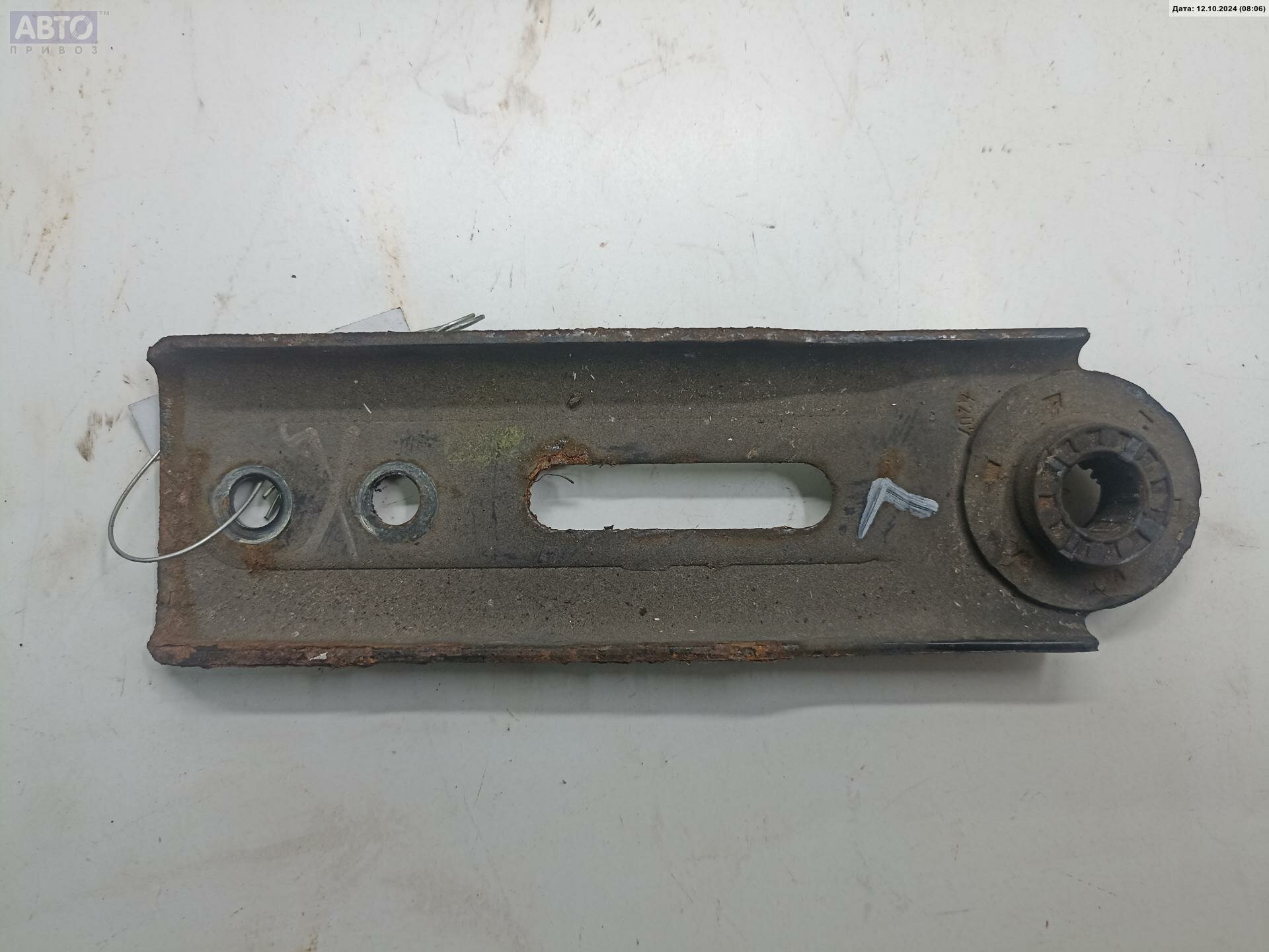 Кронштейн радиатора Opel Tigra B (2004-2009)