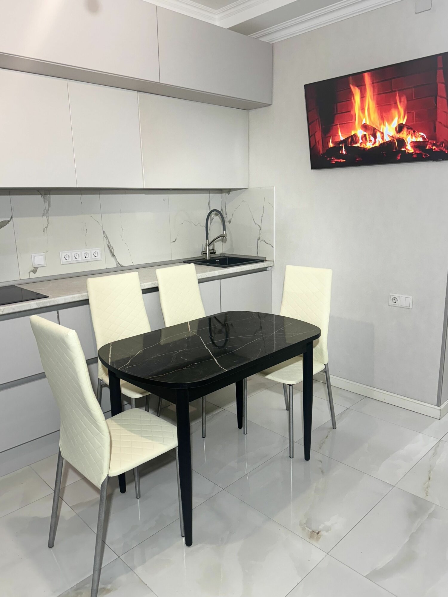 Кухонный стол и стулья Обеденная группа