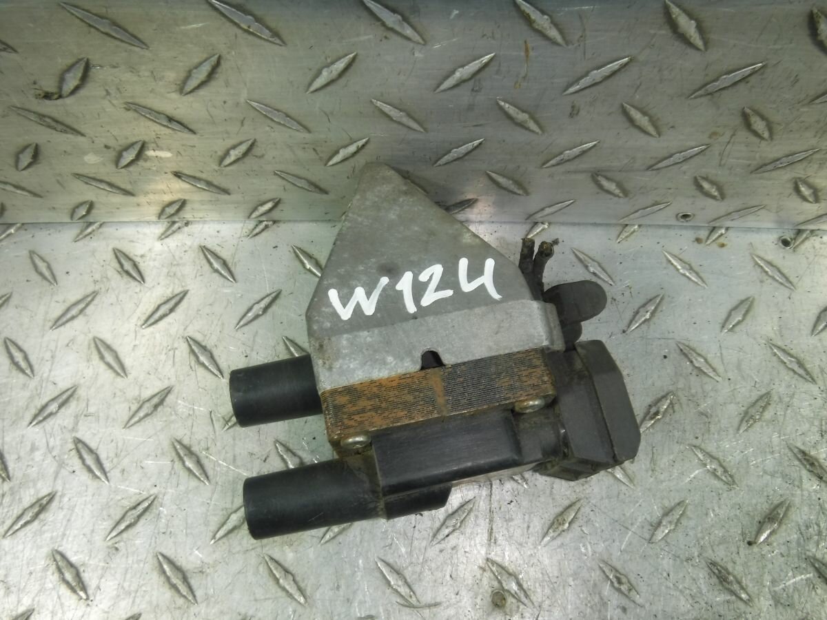 Катушка зажигания Mercedes-Benz E-класс W124/S124/C124/A124 (1984—1997) A0001500480