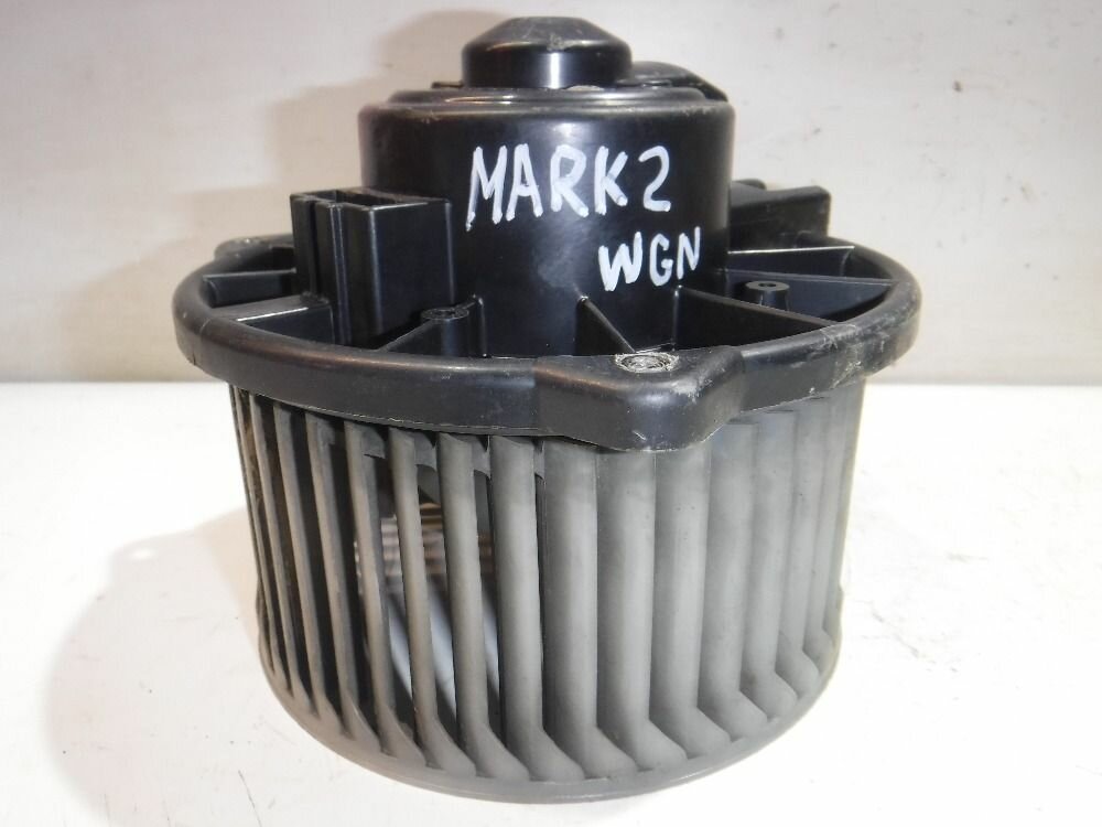 Моторчик отопителя Toyota Mark II