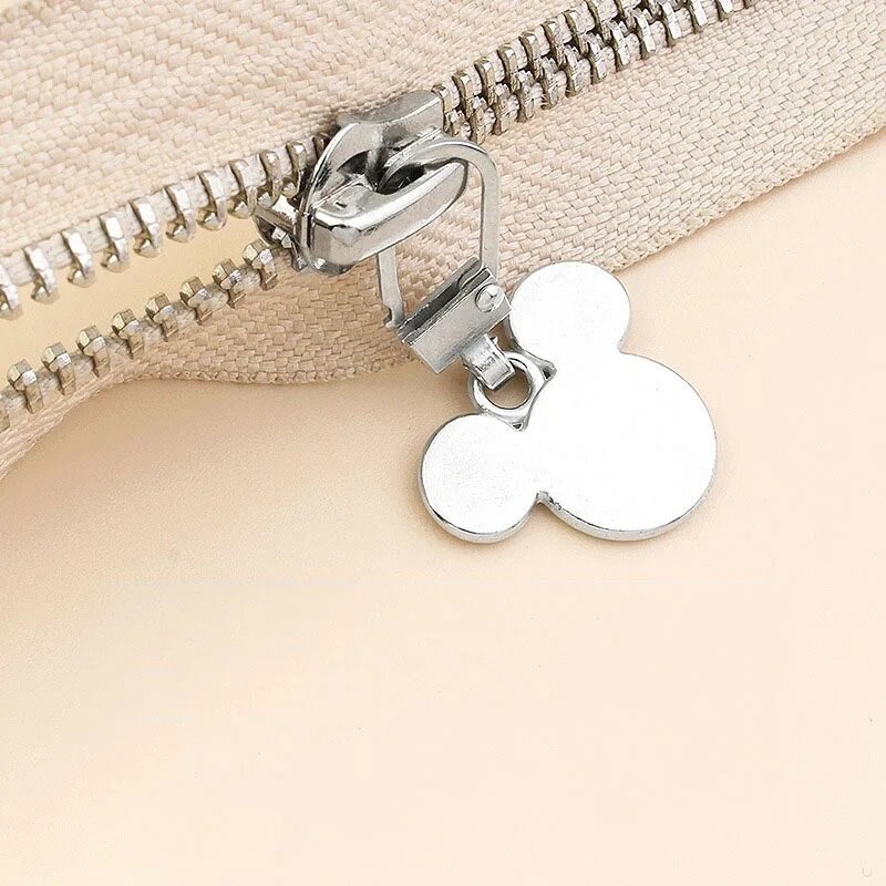 Пуллер для молнии (застежка, держатель, язычок для бегунка молнии) съемный, металл, мышонок Мики, серебристый, 1 шт.