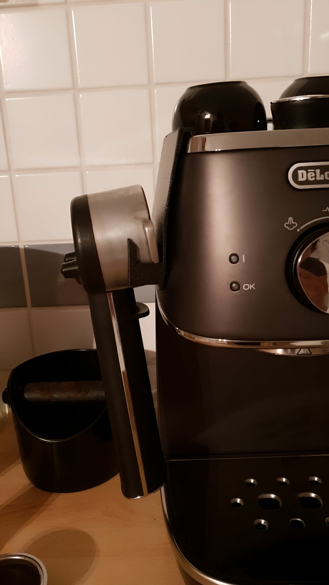 Держатель портафильтра для кофеварки DeLonghi Distinta