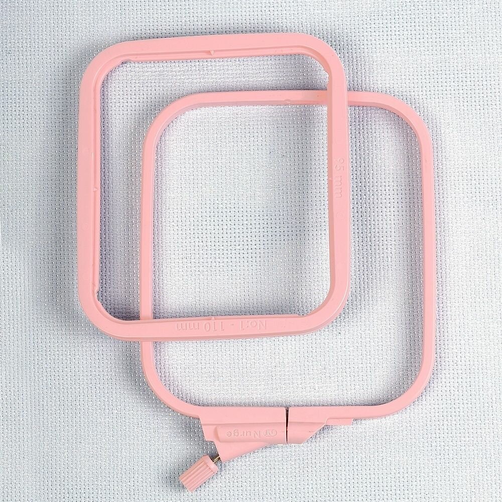 Пяльцы-рамка NURGE пластиковые, 110х95 мм, розовый (NUR.170-11/4)
