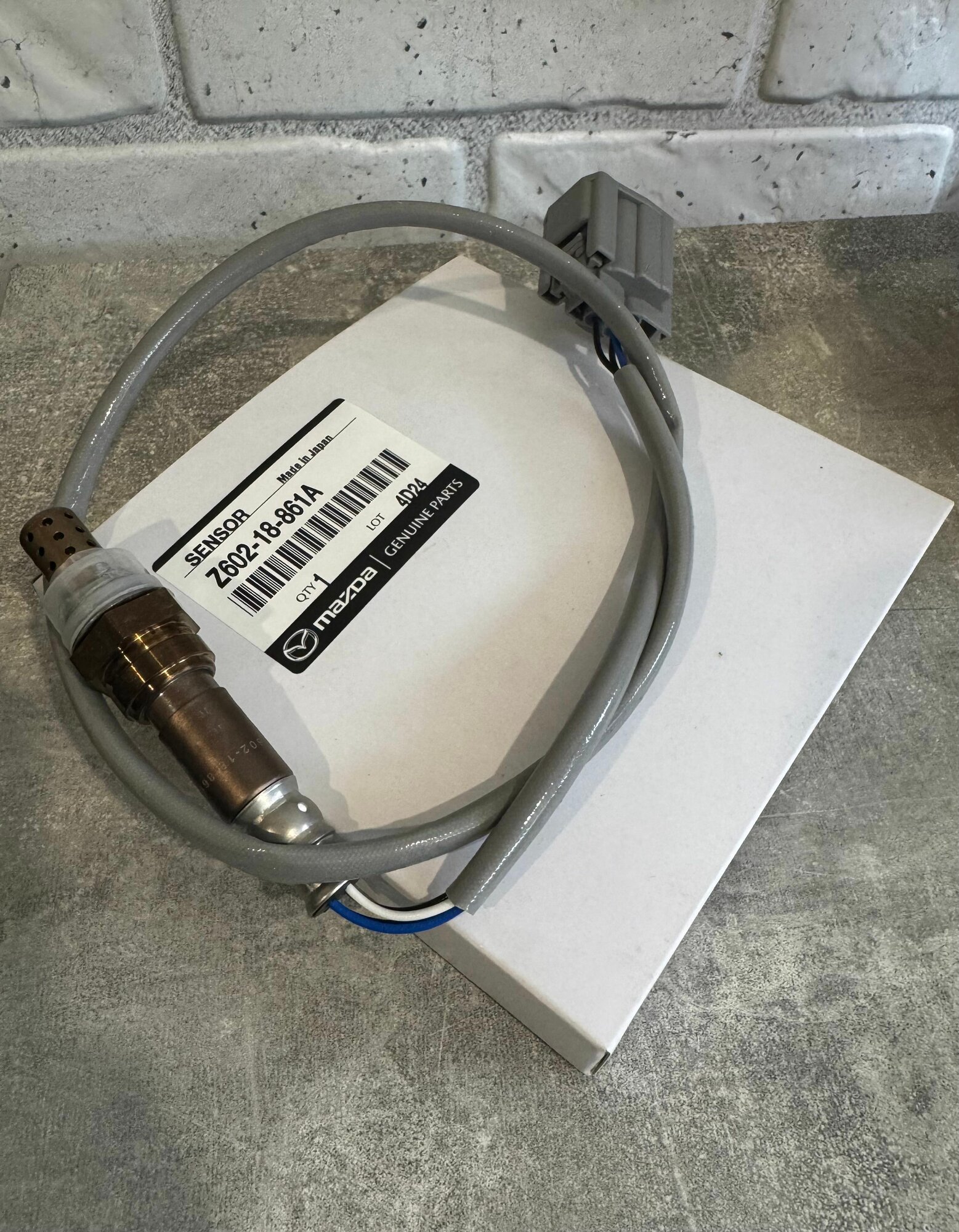 Z60218861A Оригинальный датчик кислородный Mazda