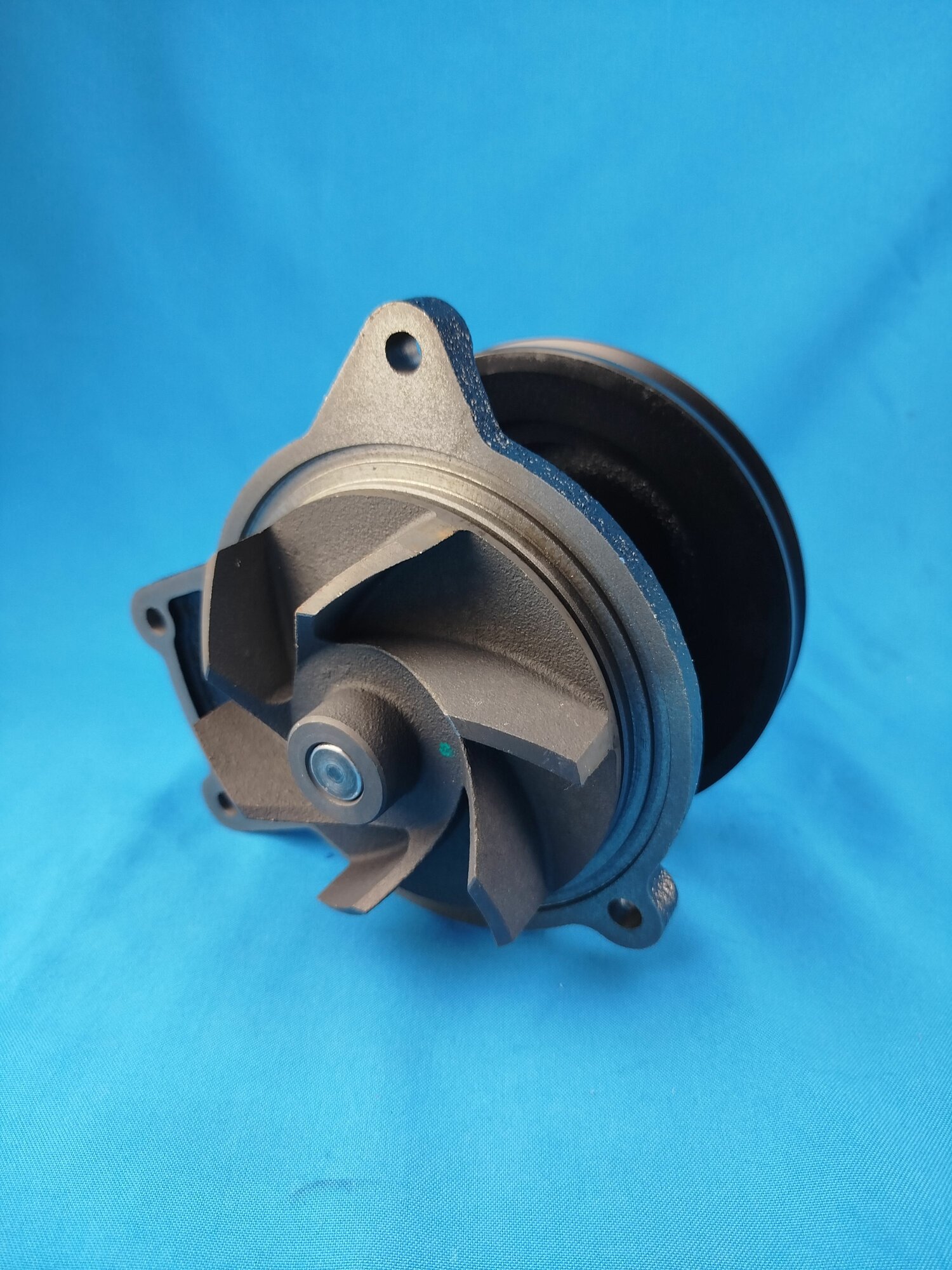 Помпа "LUZAR" для а/м КамАЗ Евро-2 с кондиционером (двойной шкив) (740.51-1307010)