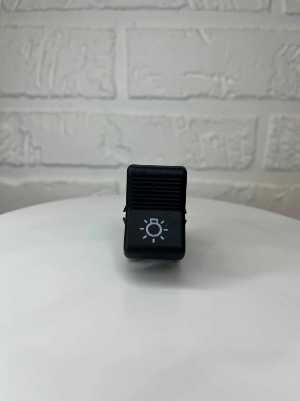 Выключатель габаритов ВАЗ-2107, Нива , Ока (6 ти клеммный)