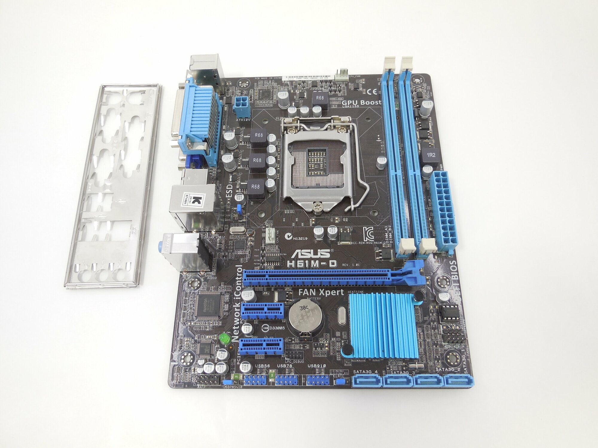 Материнская плата LGA 1155 ASUS H61M-D Rev. 1.01 Intel H61, 2xDDR3, PCI-E x16, 4xSATA, 24+4pin, VGA, COM, LPT, 4xUSB, mATX Рамка портов