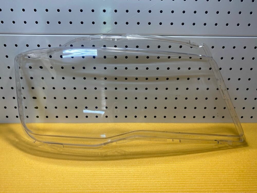 Стекло фары головного света (основной) правое для MAN TGX TG3