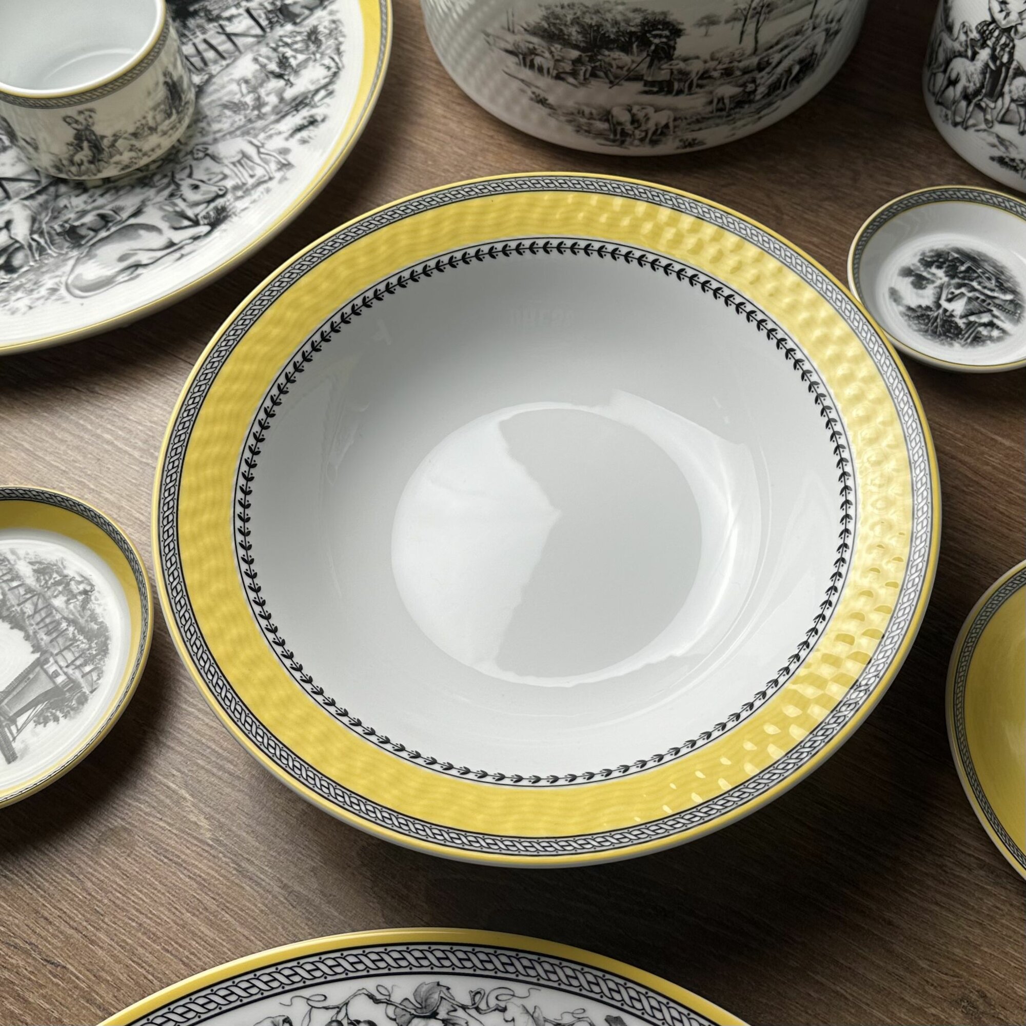 Большой рифлёный фарфоровый салатник 25 см Вилладж Village